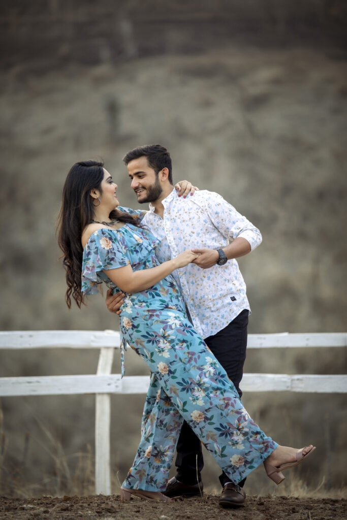 20+ Best Pre-Wedding Photoshoot Poses for Couples 2025 - 26